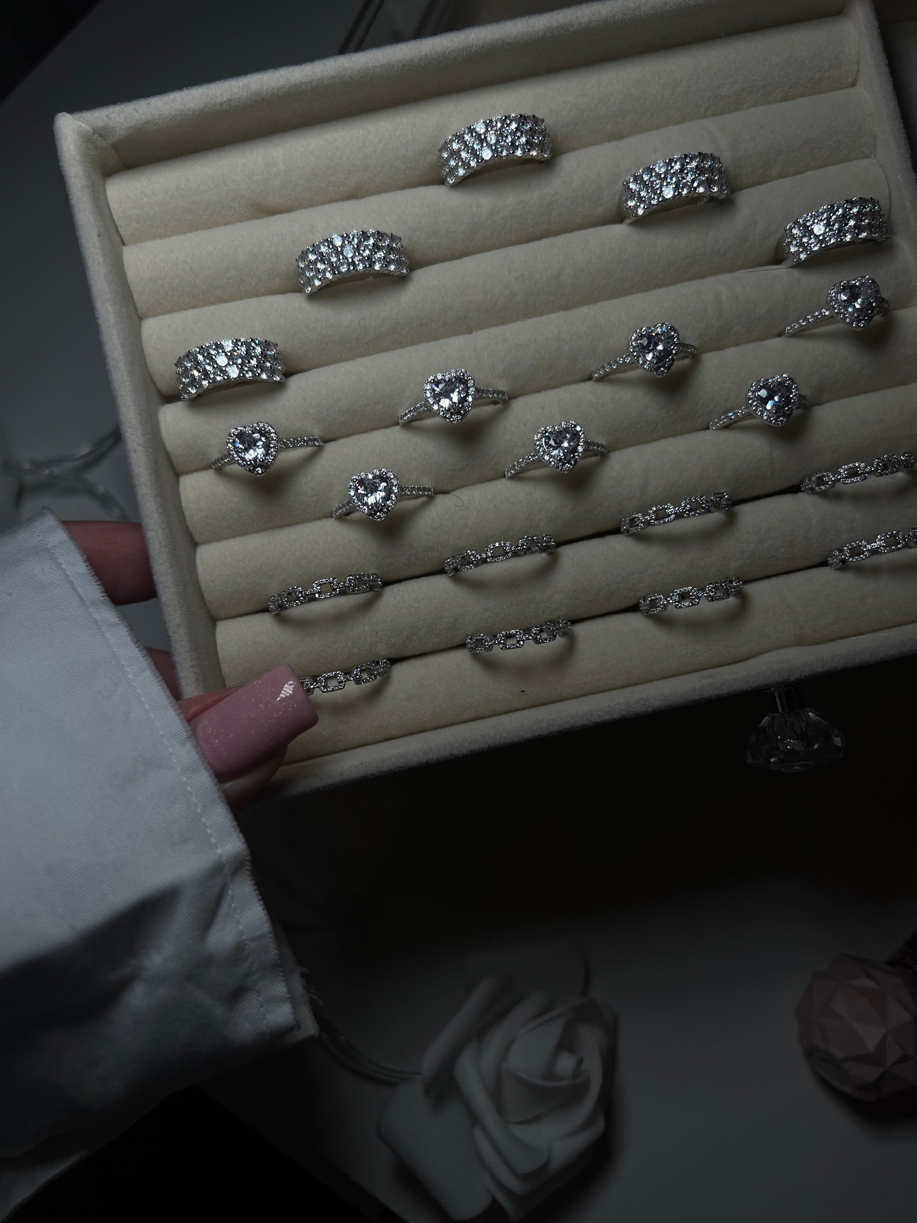 Sparklyna | Sparkly Jewellery by Myna